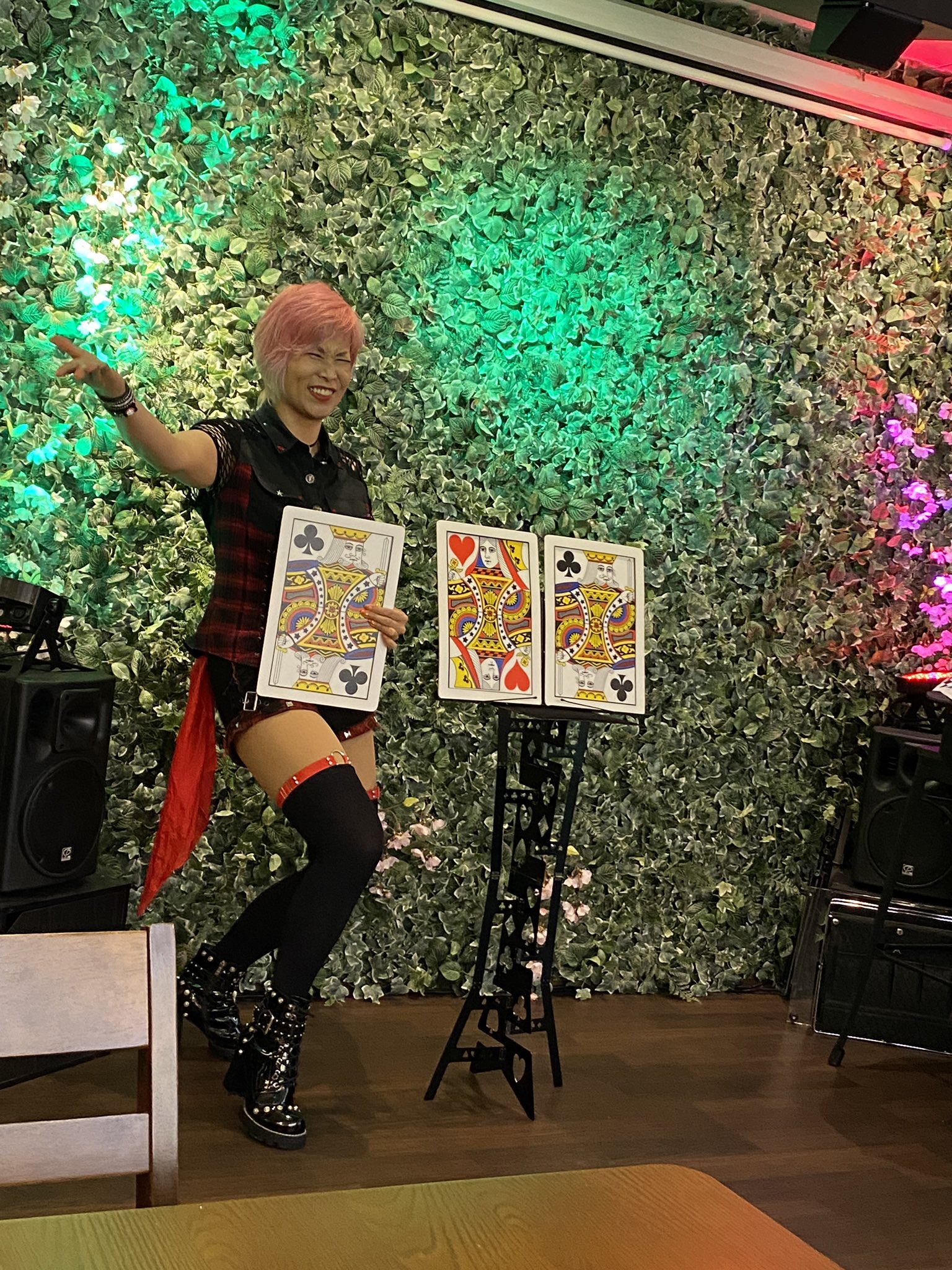 LiLee（リリー）|マジシャン出張コンシェルジュ|ダンスと融合、マジック界の宝塚